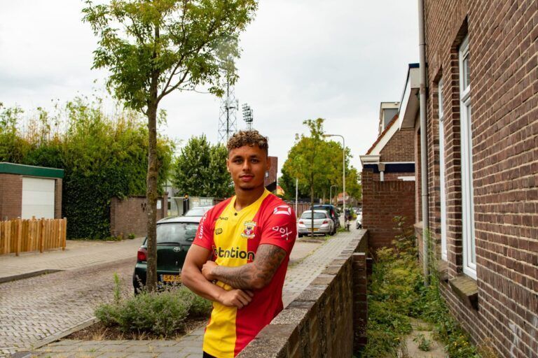 Dean James niet speelgerechtigd voor Go Ahead Eagles, hoe zit dat nou ...