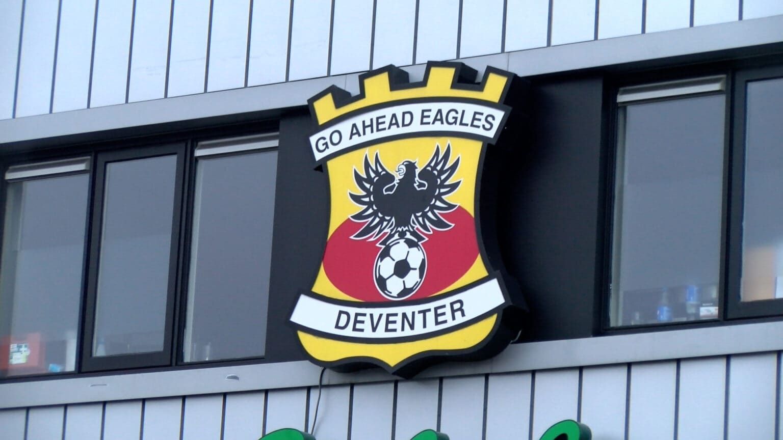 Minuut stilte bij Johan Cruijff Schaal voor Dick Schneider - Salland1